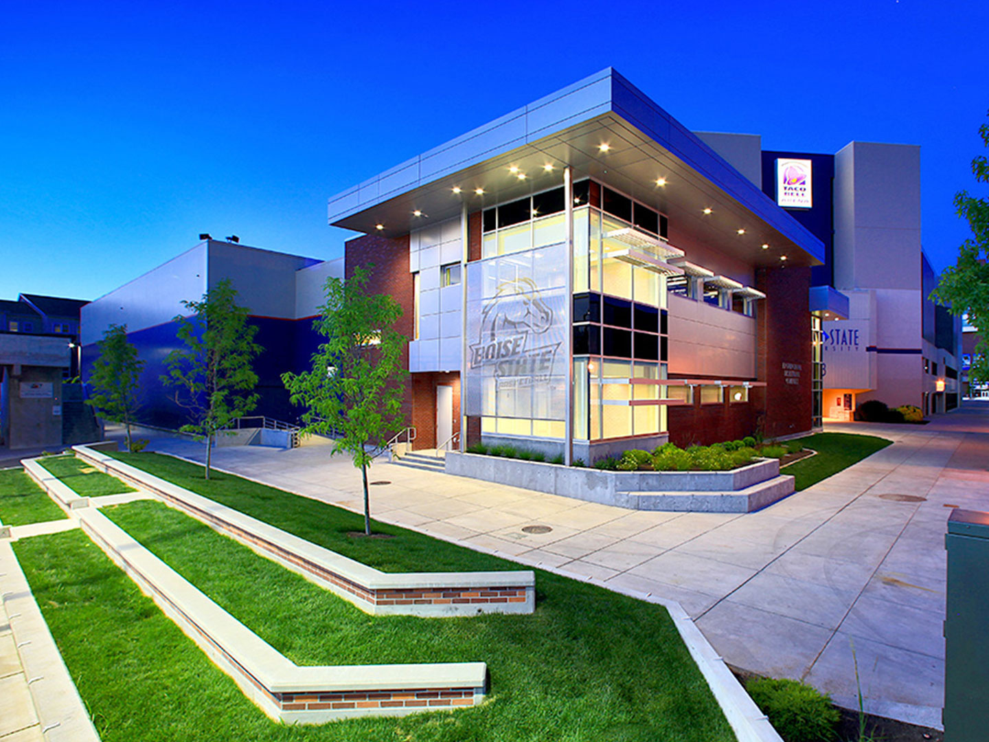 Arguinchona Basketball Complex - Pivot North Architecture